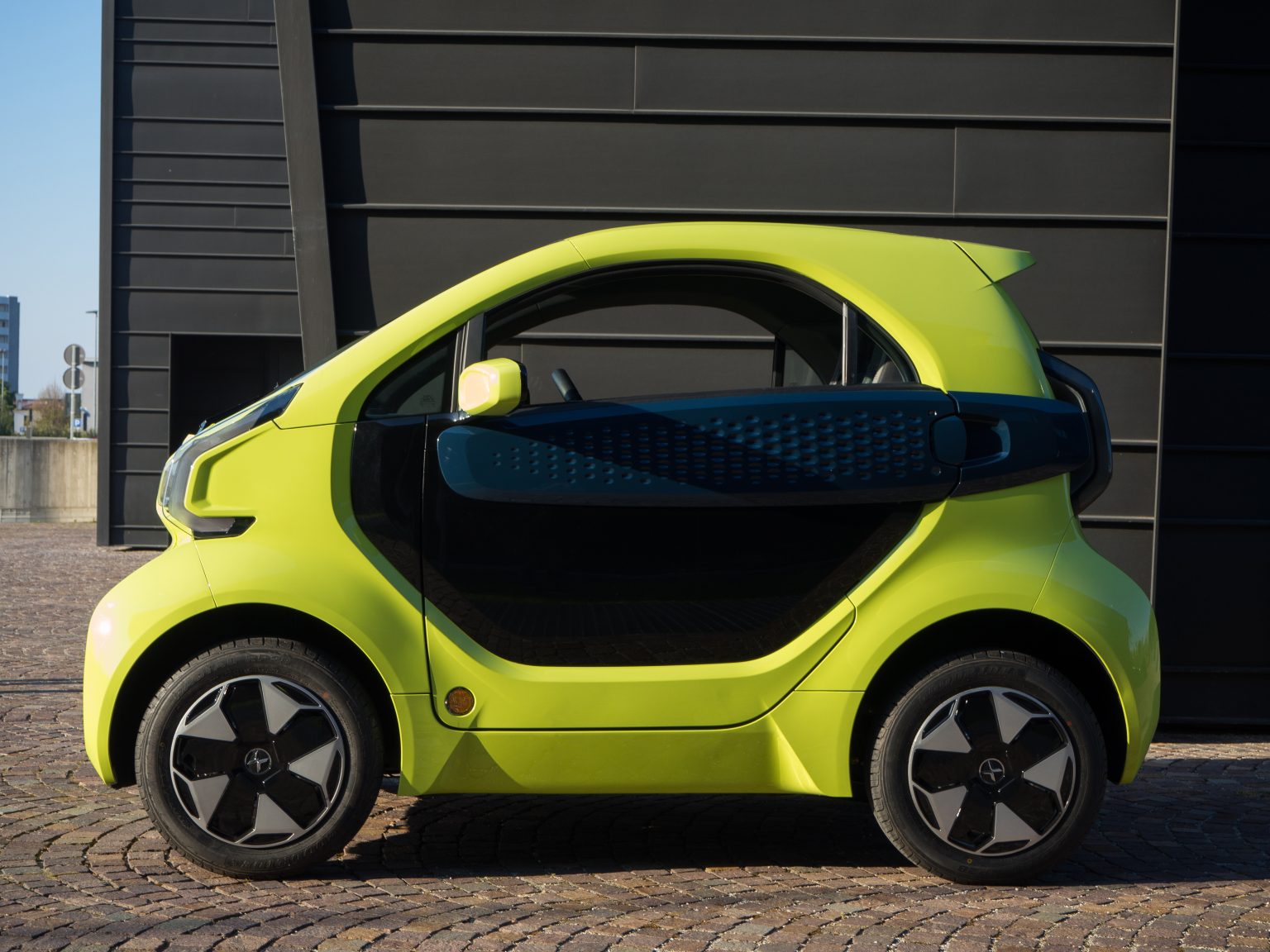 XEV YOYO debuteert in België - V.J.B. Motors Hasselt