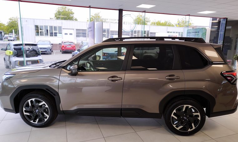 Subaru Forester 2026 Luxury Brilliant Bronze